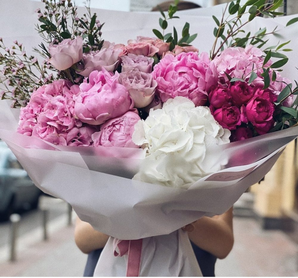 Romantická kytica s pivonkami č.32 :: Kvetinárstvo l www.rozvoz-kvetov.sk